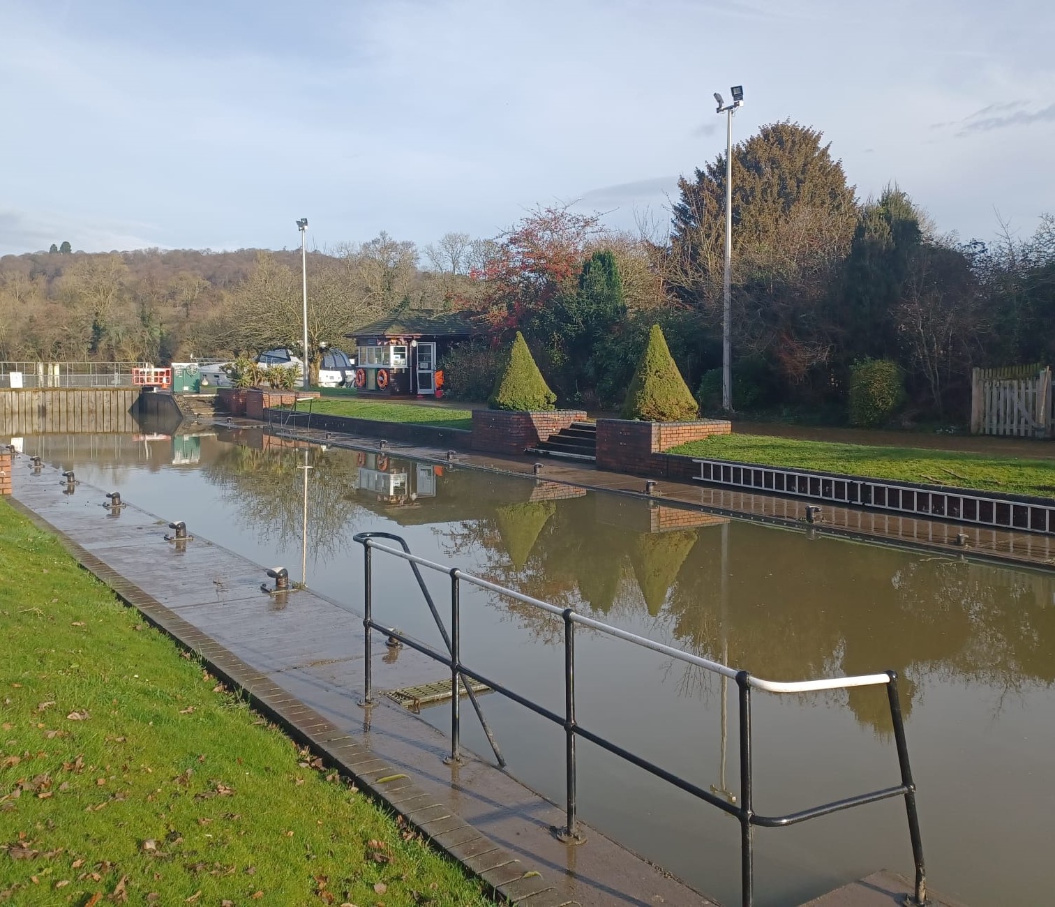 Sluice door repairs on a lock gate - Integrated Water Services